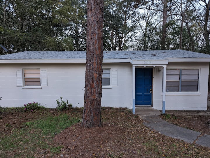 Home (3b/1b): Economical House, 4mins Fsu (2061) - Tallahassee, FL