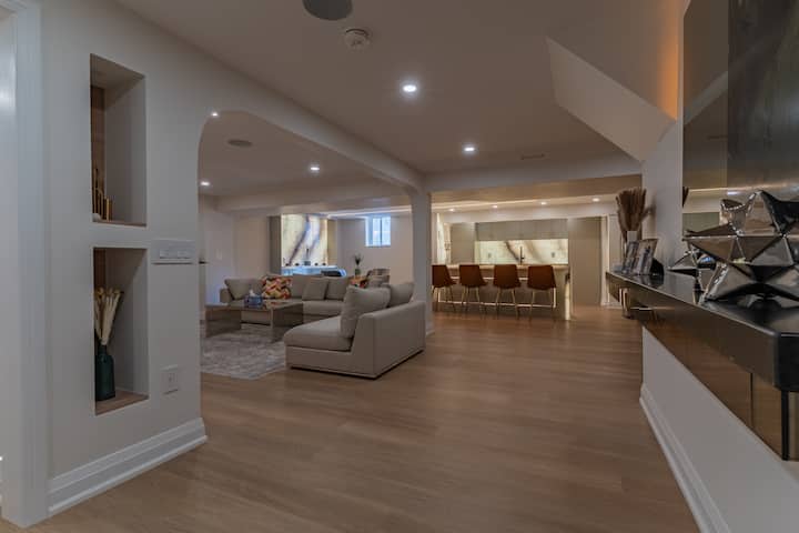Luxury 2br/2ba Modern Suite - Vaughan