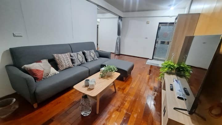 大岡淡水海濱藝術村：台北海洋大學輕軌站走路六分鐘有電梯跟景觀花園，提供藝術家工作室，離沙崙海濱很近 - Taipei