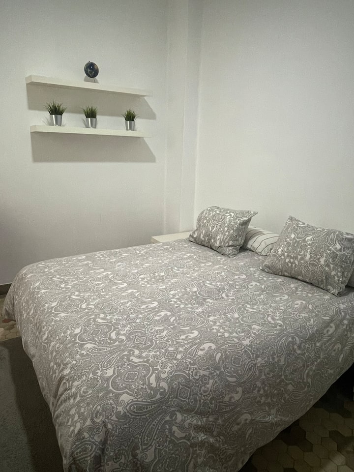 Habitación En Centro Valencia. - Valencia