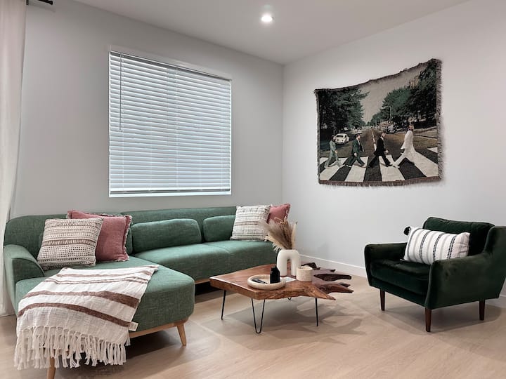 4 Bed New/pet Friendly/with Garage Close To Disney - La Puente, CA