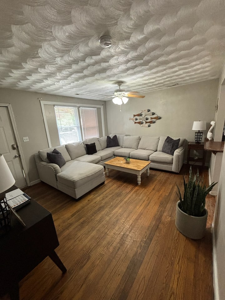 Cottage In The Heart Of Virginia Beach - Virginia Beach