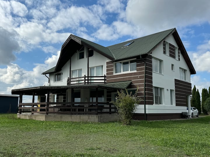 Private Lake-side Holiday House - Apa