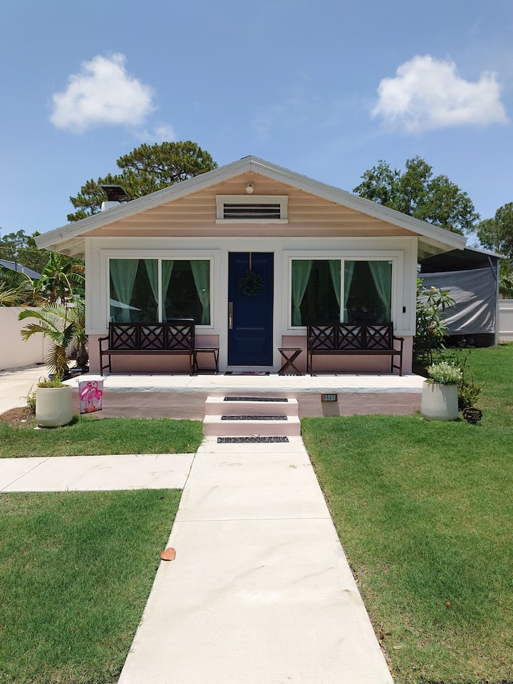 Florida Ave Bungalow - New Port Richey, FL