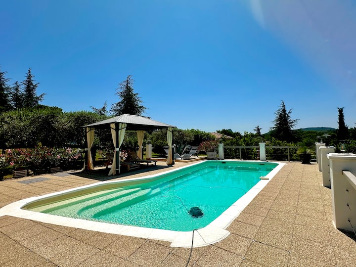 Appartement T1 à La Campagne Avec Grande Piscine - Les Vans