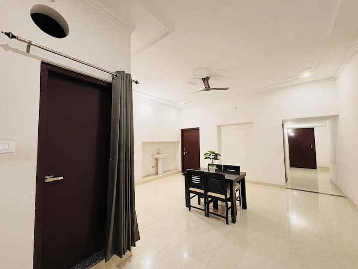 The Wings Home | 3 Bhk - ワーラーナシー