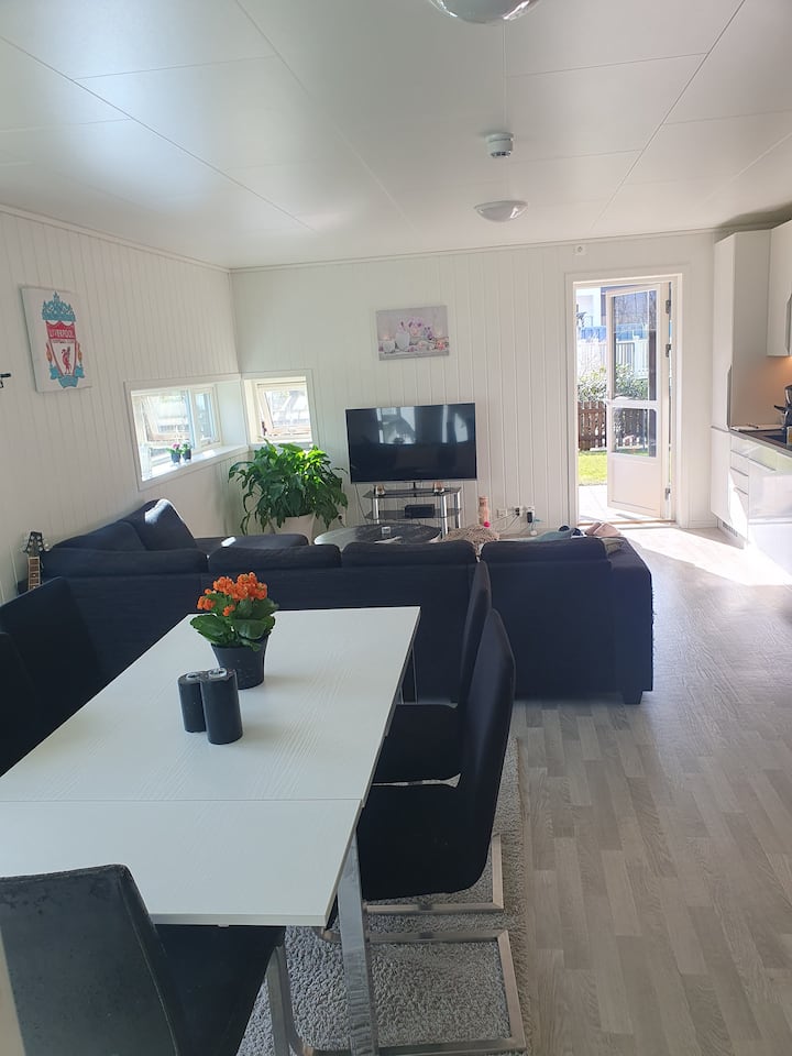 Sentral Tre-roms Leilighet - Førde