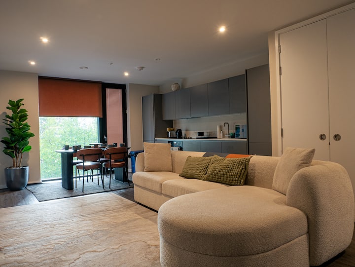 5 Mins From Victoria | Brand New - Manchester