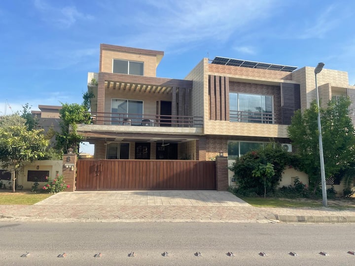 Entire Floor & Private Rooms In Dha 1 - Islamabad