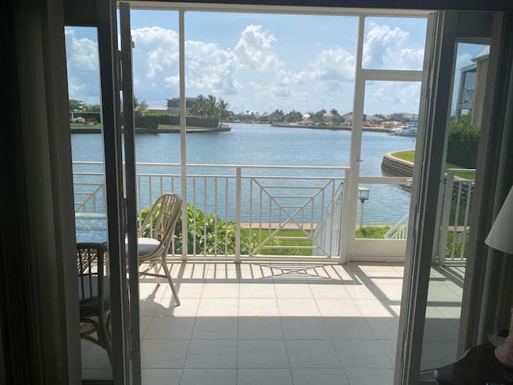 Dee Gem - Cayman Islands