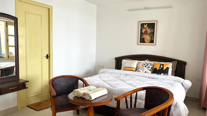 Majestic View By Candlelit - Mussoorie