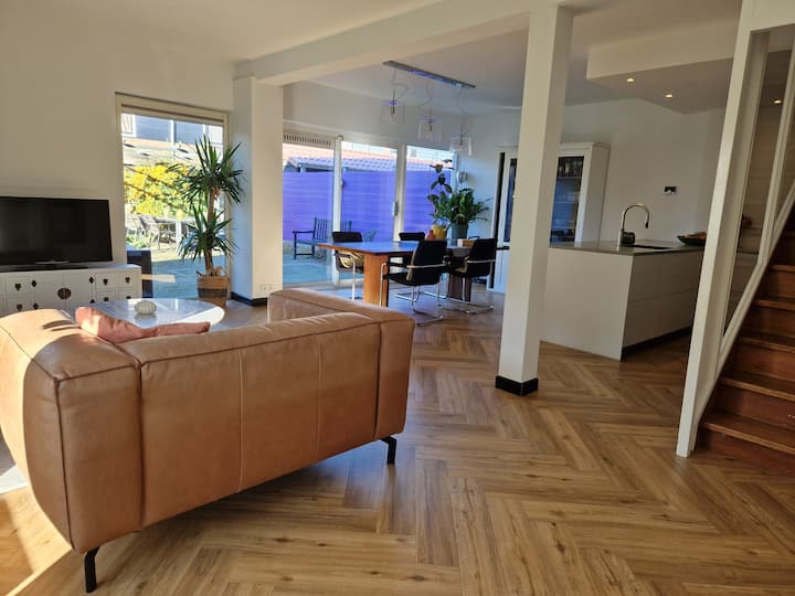 Ruime, Lichte Woning Bij Strand - Heemskerk