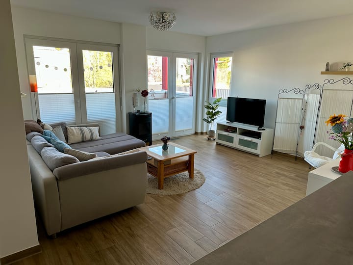 Gemütliche, Zentrumsnahe Wohnung Mit Balkon - 德國