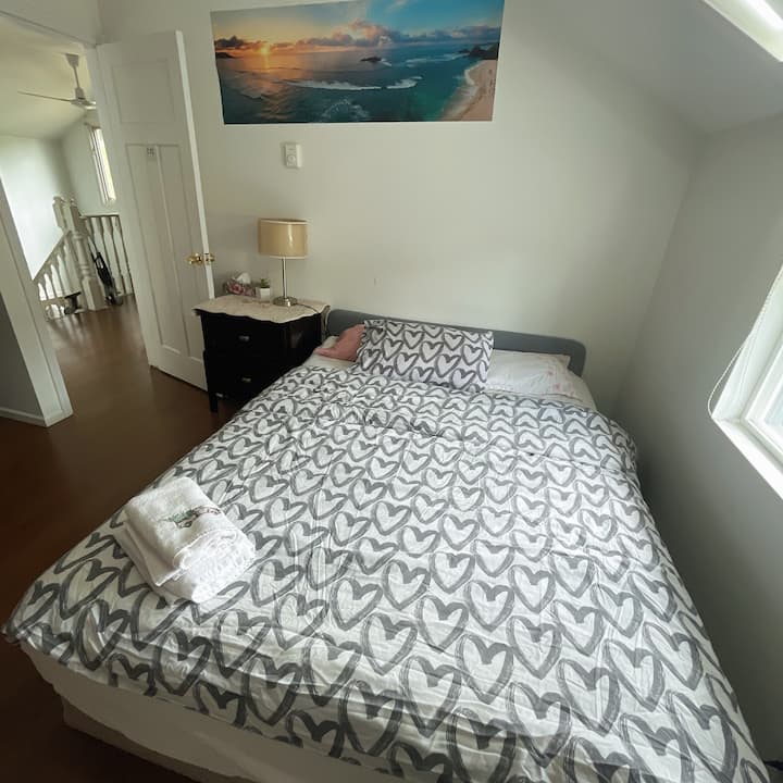 Queen Private Room Share Bathroom - Vancouver