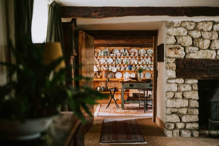 Country House - Sleeps 4/10 - Wild Swimming Pond - Chard