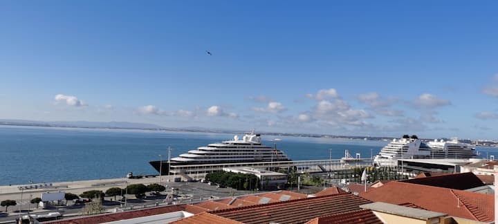 Casa Com Vista Rio Alfama - Seixal