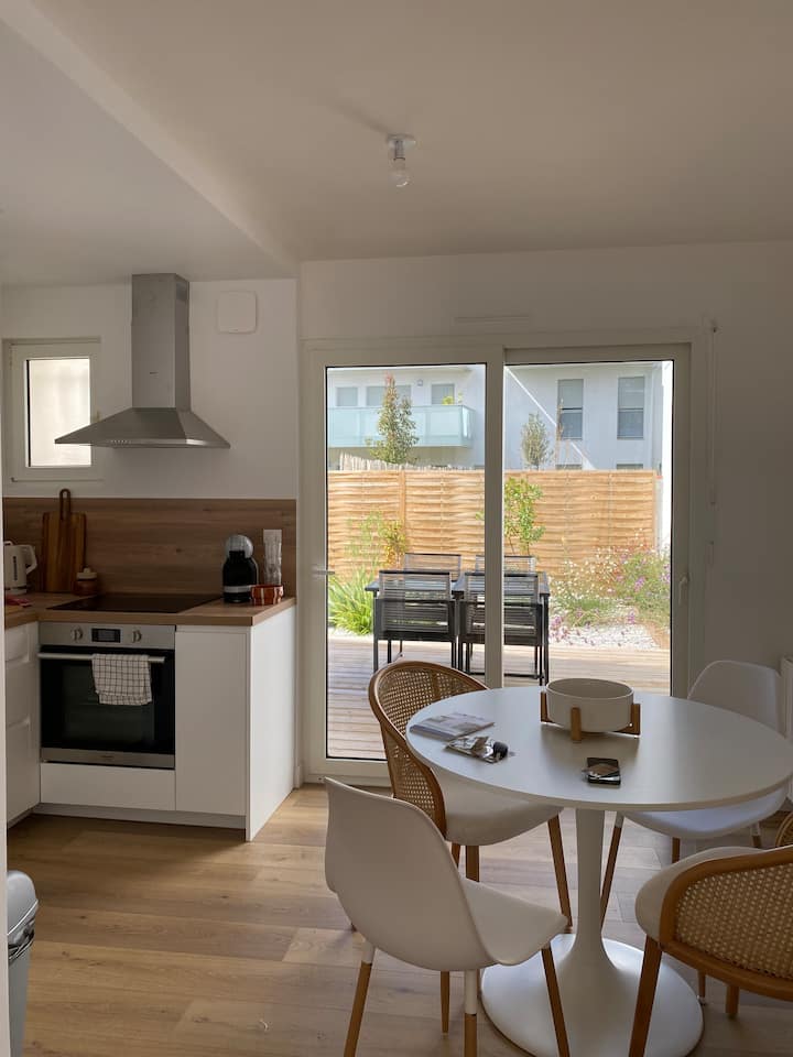 Studio Cosy (31m2) Avec Jardin Privatif (45m2) - La Rochelle