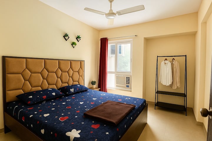 Cozy Budget Room With Comfy Bed+private Wind View - Ghaziabad