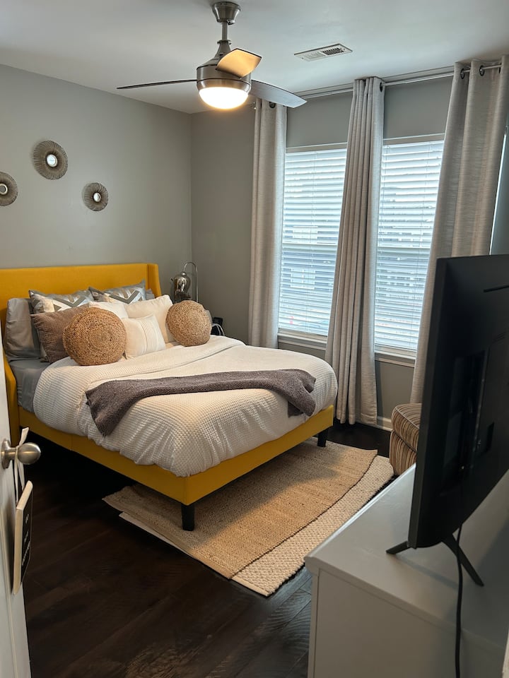 Private Room @ The Peaceful Palace #3 - Nashville, TN