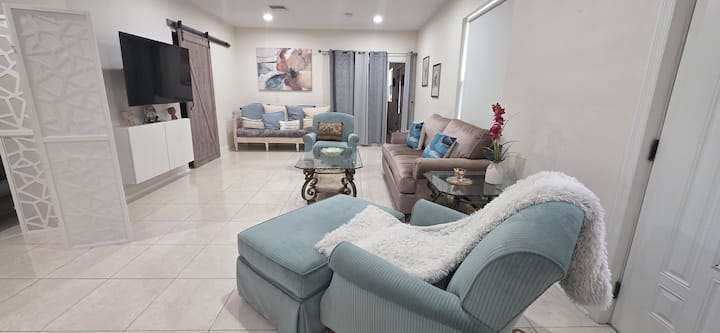 Hidden Gem: Gated Property, 5 Minutes From Town - Wesley Chapel, FL