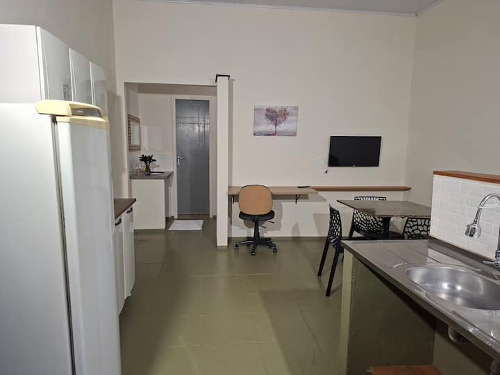 Aconchego Com Ar, Wi-fi E Garagem P/ Até 4 Pessoas - Comodoro