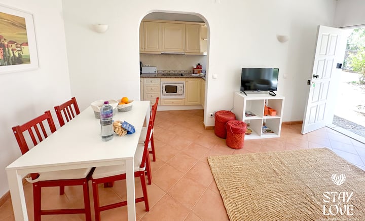 Casa Do Meio - “Stay In Love” - Porches