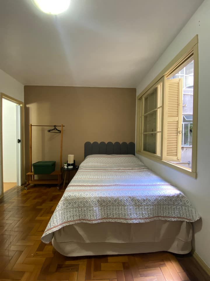 Espaço Inteiro: Apartamento Em Porto Alegre - Porto Alegre