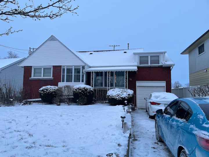 2 Bedrooms 1 Bath Apartment - Welland
