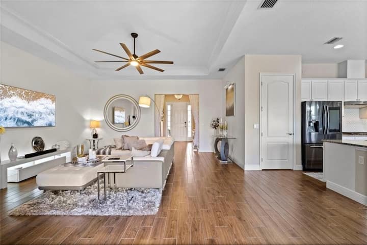 Gorgeous Luxury Residence - Lakewood Ranch, FL