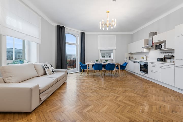 Stylish 2br Apartment With Balcony Near Citycenter - Vienne