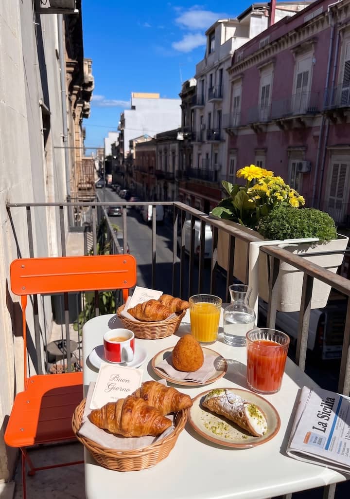 Design Loft | Private Balcony | Historic Catania - Catania
