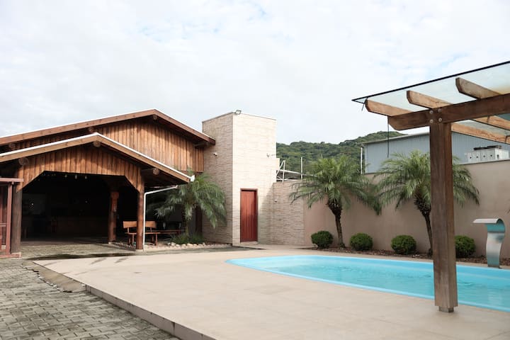 Chácara Com Piscina - Navegantes