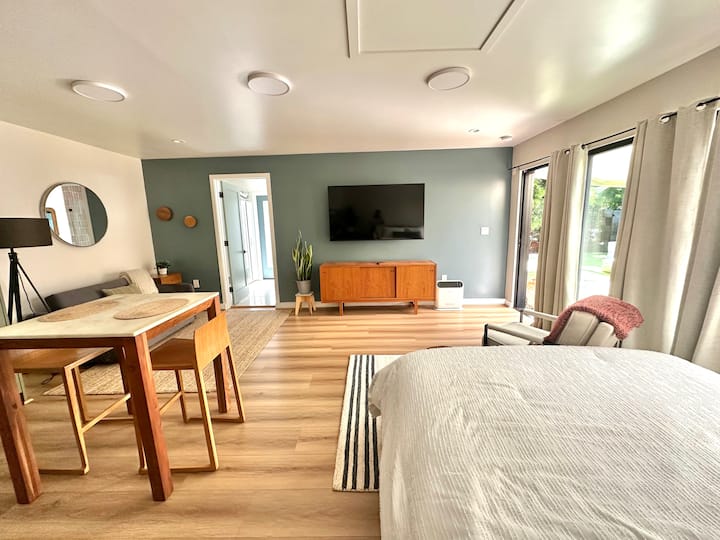 New Modern Studio - Jefferson Park - Los Angeles