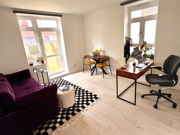 Your Chic & Cozy Place In East London - London, UK