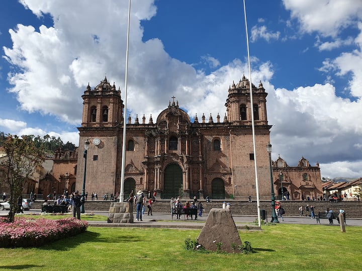Elegante Dpto. En Zona Residencial Para Familias - Cusco