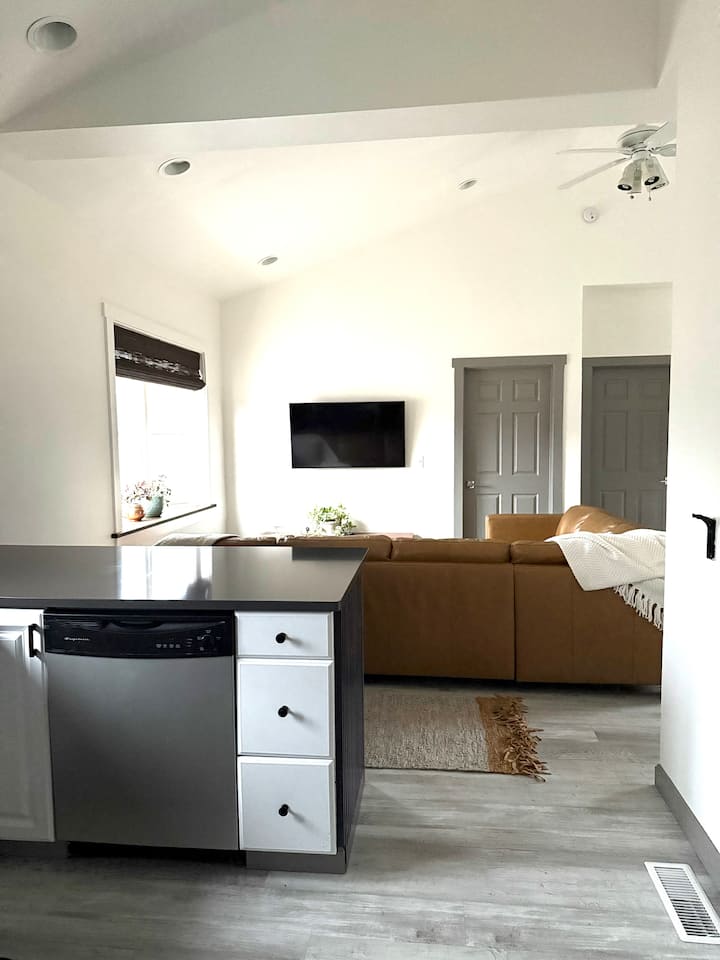 Cozy Apartment In Colchester - 2br, 1ba Near Beach - Burlington, VT