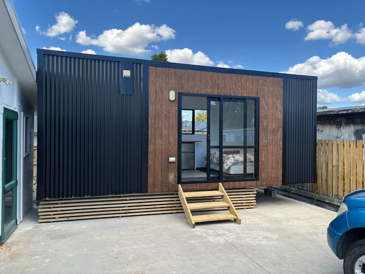 Luxury Modern Cabin - Tīrau