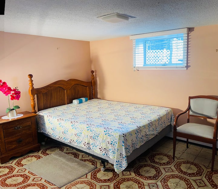 ~Clean Cozy And Ideal Accommodations~ - New Haven, CT