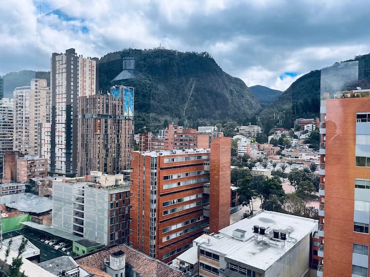 Rooftop View Gem. Fast Wifi | La Candelaria - Bogota