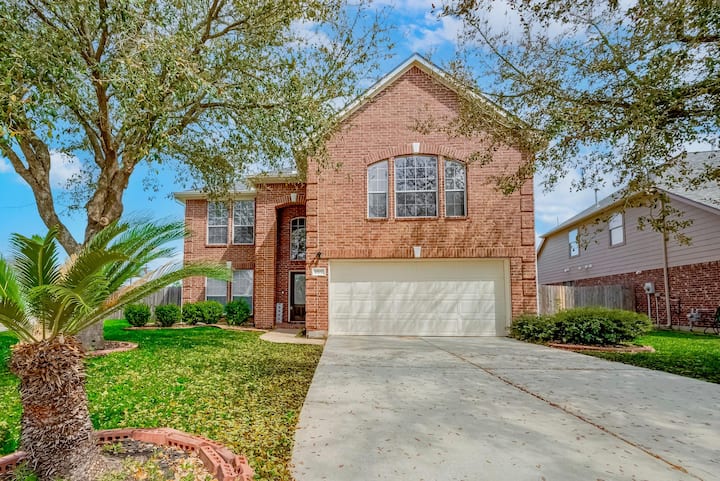 Feel At Home To My Peaceful Park Entire House! - Katy, TX