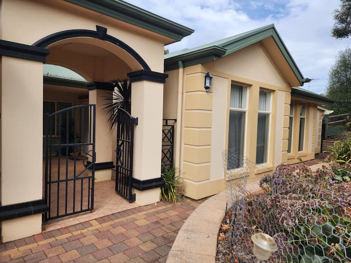 Holiday In The Hills - Mount Barker