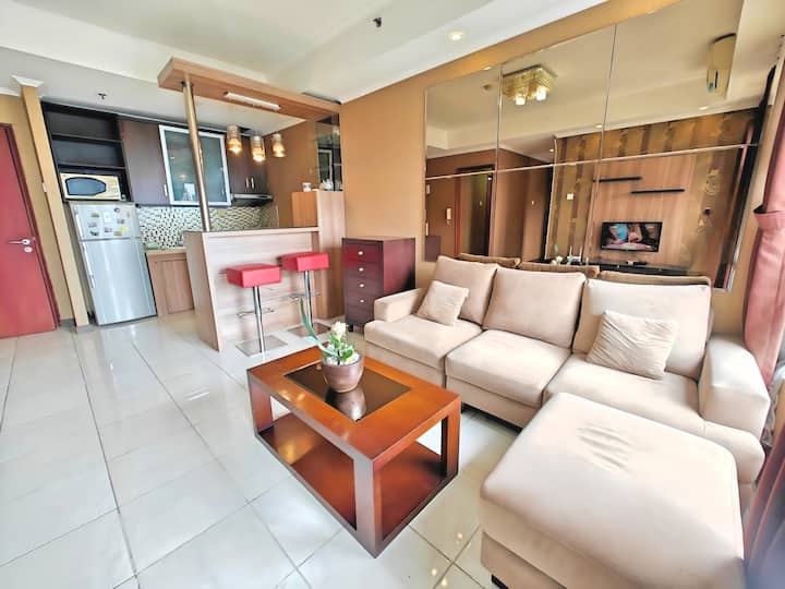 Strategic 3br Sudirman Park Apt W/ Wi-fi, Pool,gym - Jakarta