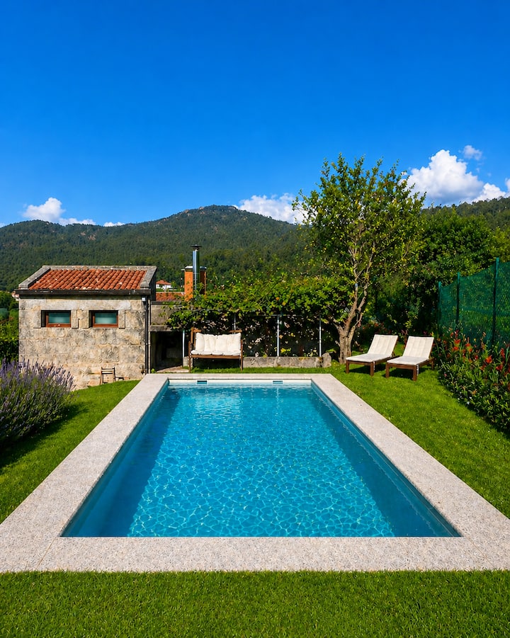 Holibai · Bright Home, Garden & Pool · Galicia - Tui