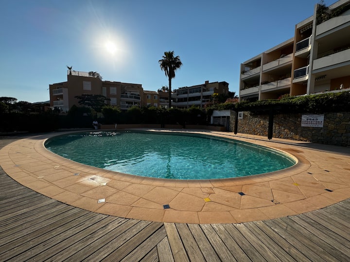 Cocon De Charme Avec  Vue… - Carqueiranne