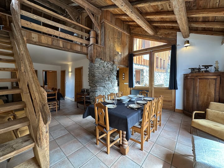 Magnifique Et Authentique Chalet De 15 Pièces ! - Courchevel