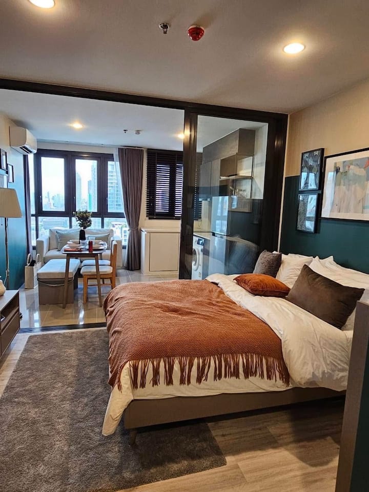 Luxe Huai Khwang Retreat - Bangkok