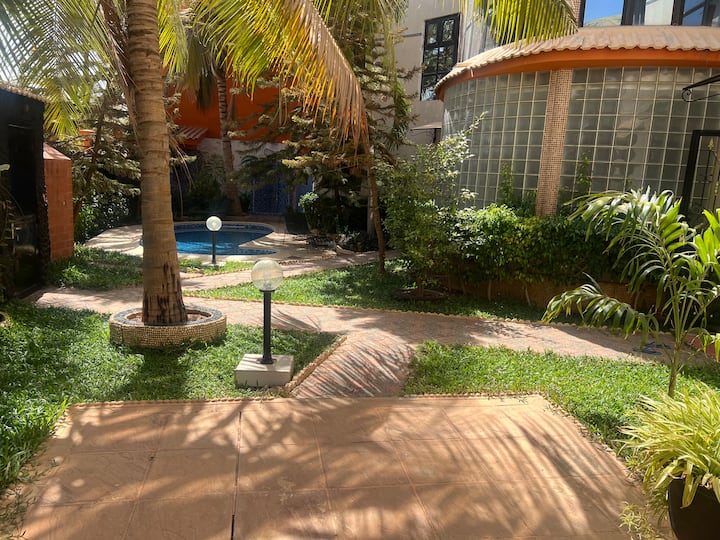 Villa Meublée Avec Piscine - Sénégal