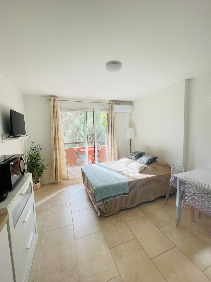 Le Lavandin: Beau Studio Meublé Tourisme 2* - Sanary-sur-Mer