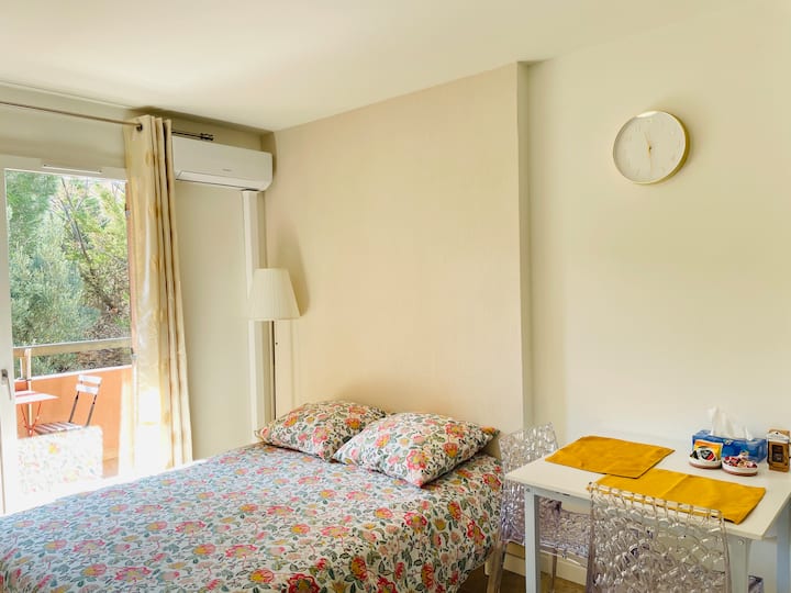 Le Lavandin: Beau Studio Meublé Tourisme 2* - Sanary-sur-Mer