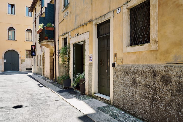 (Centro Verona) Appartamento Residenza Duomo 2 Bed - Verona